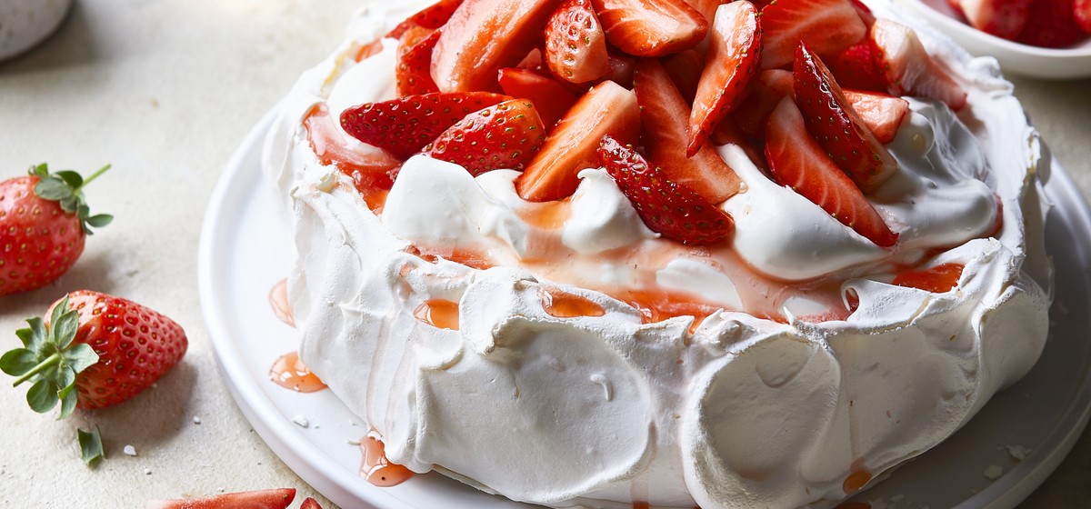 Strawberry and elderflower pavlova Recipe | M&S