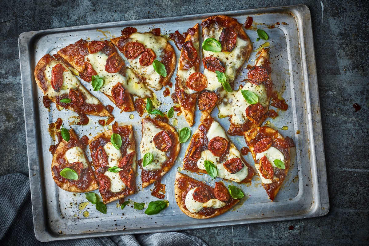 Quick and easy pitta bread pizzas Recipe | M&S