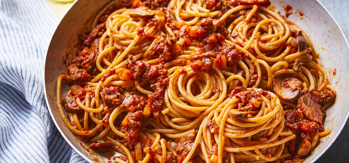 Healthy spaghetti bolognese Recipe | M&S