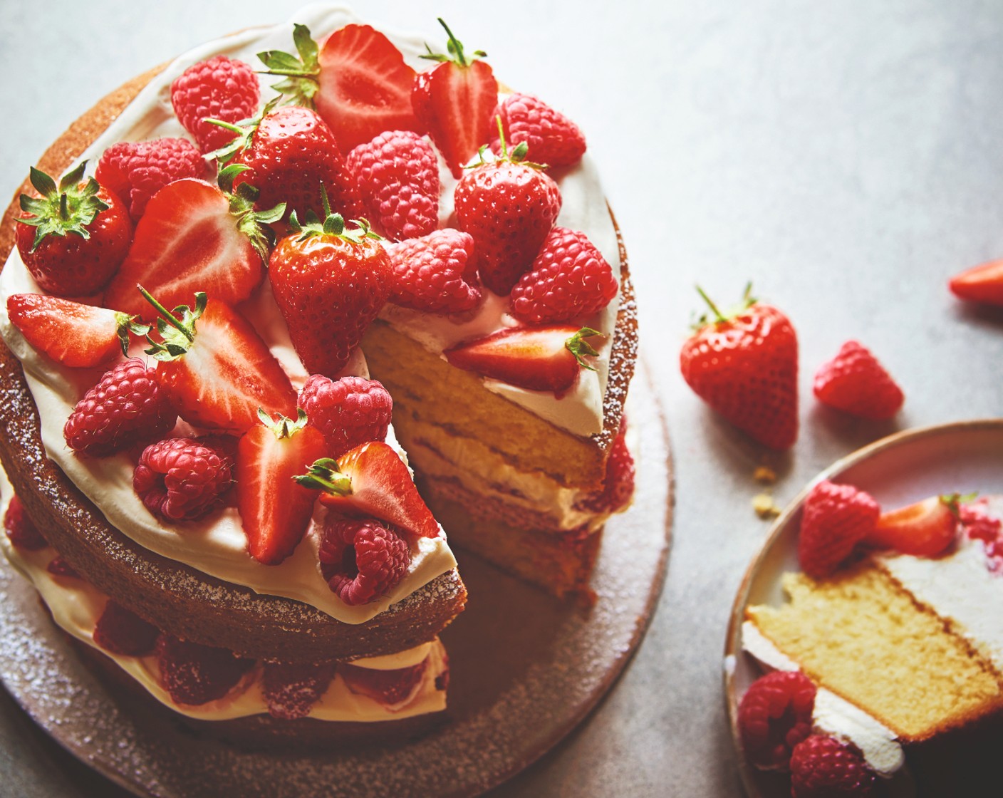 Yogurt and summer berry Victoria sponge Recipe | M&S
