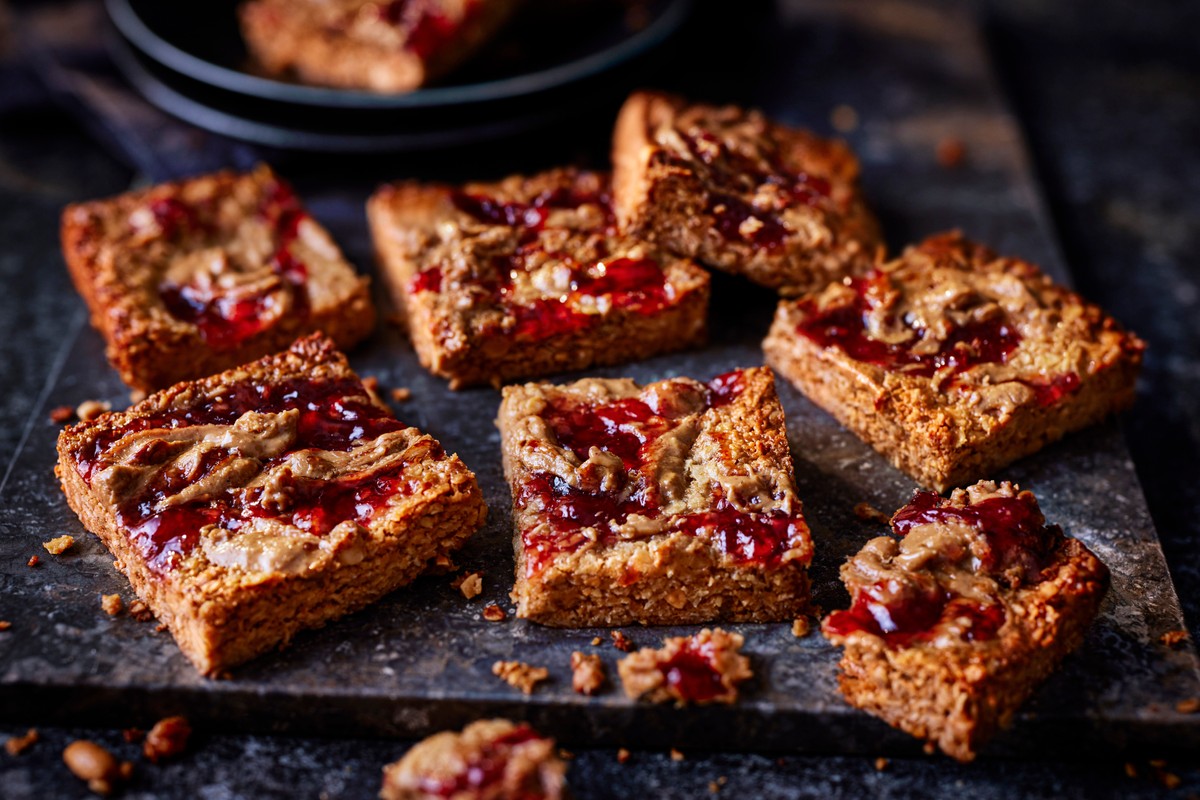 Flapjack Traybake Recipe | M&S Recipe | M&S