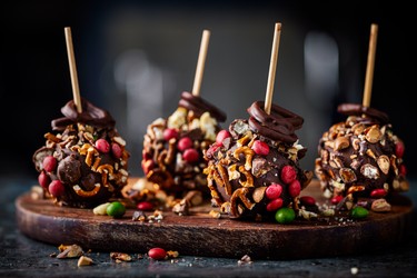 The Very Merry Munch Chocolate Apples Recipe | M&S Recipe | M&S